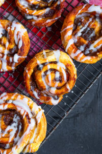 Easy Mincemeat Buns - Annie's Noms